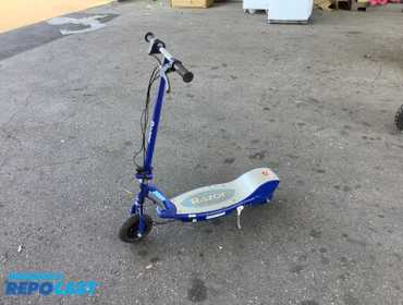 Repocast.com® | Lot of (1) Razor E225 24V Electric...