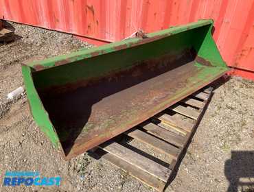 Repocast.com® | (1) 72" John Deere quick attach bucket...