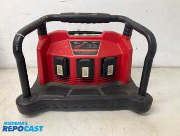 Repocast.com® | Milwaukee 18V Multi-Bay Charger