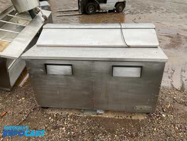 Repocast.com® | 5ft. 2 Door True Prep Table...