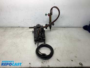 Repocast.com® | Lot of (1) National Cylinder Gas...