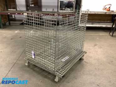 Repocast.com® | Lot of (1) foldable wire crate on...