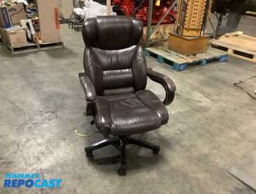 Repocast.com® | Lot of (1) Broyhill brown leather...