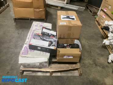 Repocast.com® | Lot including: (2) Revel C Stand...