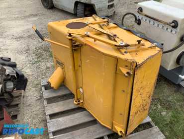 Repocast.com® | BAC-VAC yellow mower baggage system