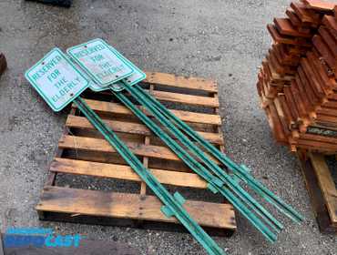 Repocast.com® | Lot of (4) reserved for the elderly signs