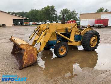 Repocast.com® | Ford 4500 Industrial Tractor with Loader