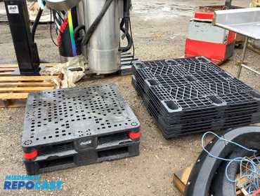 Repocast.com® | Lot of (10) assorted plastic skids, 48...