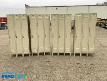 Repocast.com® | Lot of (4) Lyon workspace products...