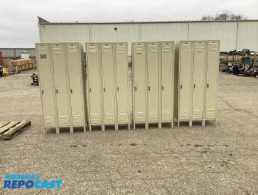 Repocast.com® | Lot of (4) Lyon Workspace Products...