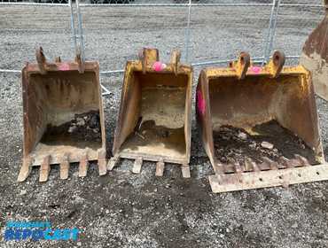 Repocast.com® | Set of (3) Excavator Buckets for Case...