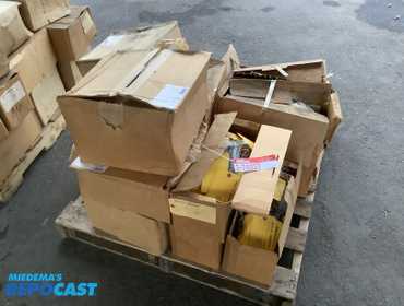 Repocast.com® | Skid lot of Miscellaneous labeling...