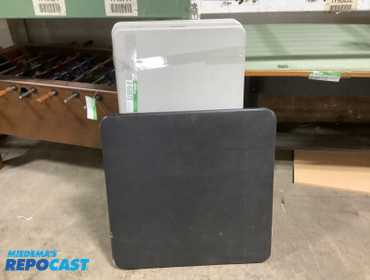 Repocast.com® | Lot of (3) Lifetime folding tables and...