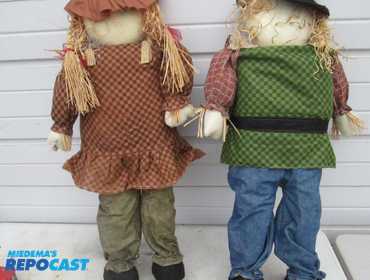 Repocast.com® | (2) Scarecrows, wood frames, stuffed,...