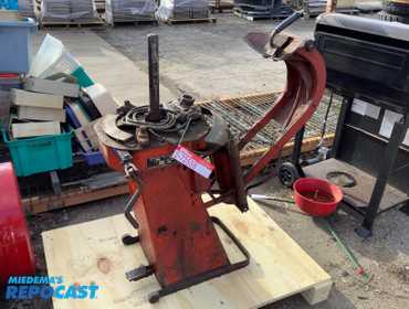 Repocast.com® | Lot of (1) Bishman 880-61 tire changer