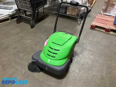 Repocast.com® | (1) IPC Eagle 464 SmartVac Floor Sweeper