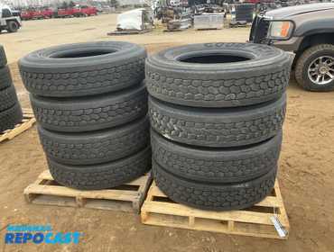 Repocast.com® | (8) Recap 295/75R22.5 Semi Tires