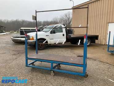 Repocast.com® | Metal frame rack on casters with light...