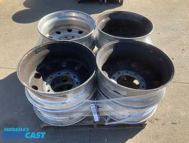Repocast.com® | (8) aluminum 24.5 semi wheels, used