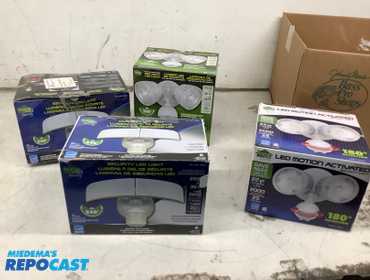 Repocast.com® | Box of 4 misc. LED lights