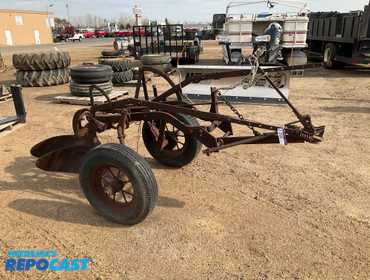 Repocast.com® | 2 Bottom Trailer Plow made by Ward...