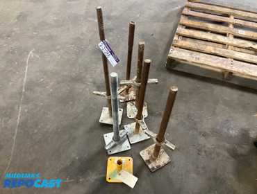 Repocast.com® | (6) scaffolding leveling jacks and (1)...