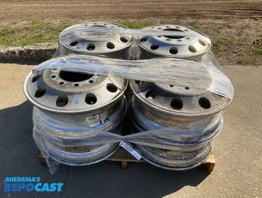 Repocast.com® | (8) aluminum 24.5 semi wheels, used