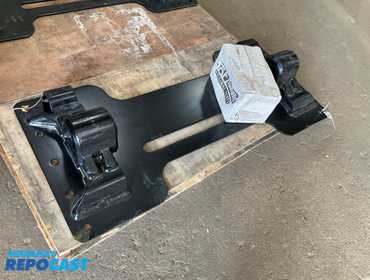 Repocast.com® | Holland 5th wheel mounting bracket,...