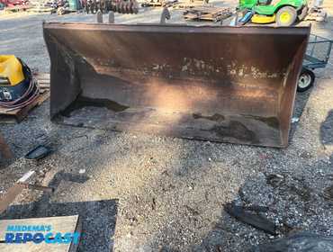 Repocast.com® | LARGE PAY-LOADER BUCKET MEASURES...