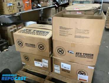 Repocast.com® | Lot of 4 Freightliner M2 106 Accuride...