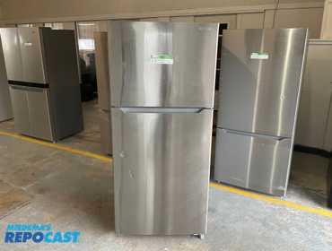 Repocast.com® | Insignia NS-RTM18SS2-Refrigerator/Freezer