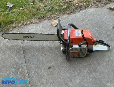Repocast.com® | STIHL 028 WB gas chain saw, blade is...