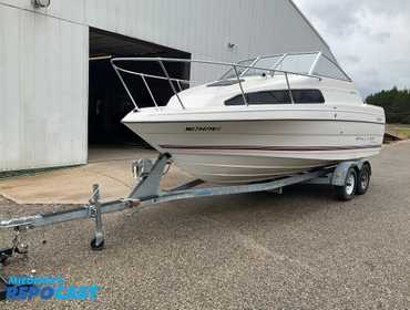 Repocast.com® | 1993 Bayliner MARINE CLASSIC S2252 Boat