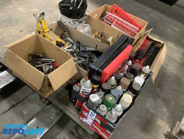 Repocast.com® | Skid lot of mechanic and garage keeper...