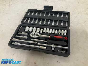 Repocast.com® | New 46 piece 1/4" Socket Set, comes in...