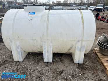 Repocast.com® | 1000 GALLON POLY ACE ROTO MOLD TANK.