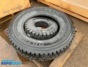 Repocast.com® | Skid lot of (2) tires w/out rims - (1)...