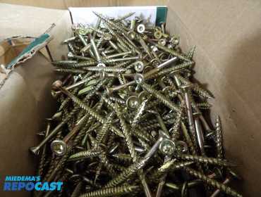 Repocast.com® | lot of (1800) new wood screws, #9 x 3"...