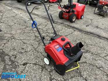 Repocast.com® | Toro 38282 Self-Propelled Snowblower