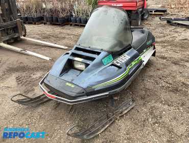 Repocast.com® | 1989 Arctic Cat 440 Deluxe Snowmobile