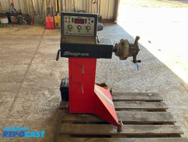 Repocast.com® | Snap On WB200 Wheel Balancer