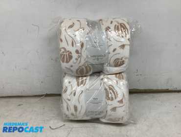 Repocast.com® | (8) Threshold Throw soft fall blankets...