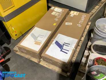 Repocast.com® | Lot of (2) New Tempo fit benches,...