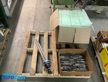 Repocast.com® | Lot of assorted drill bits, a heating...