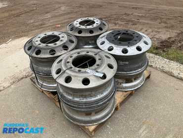Repocast.com® | (8) Used Aluminum 22.5” Semi Wheels,...