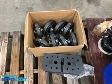 Repocast.com® | LOT OF (3) WEIGHT STACK PLATES AND (8...