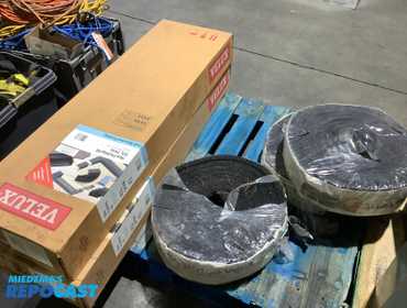 Repocast.com® | Lot of (2) Velux Step Flashing Kit ECL...