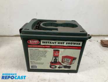 Repocast.com® | Lot of (1) Zodi Instant Propane Hot...