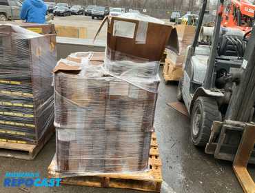 Repocast.com® | Lot of 600+ Ropak Black Bucket Lids. 3...