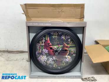 Repocast.com® | Lot of (3) Cardinal Art clocks,...